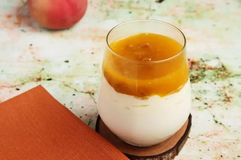 Hindistan cevizi sütü ile panna cotta