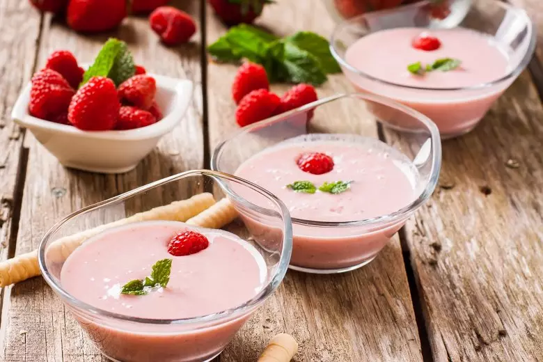 Raspberry mousse