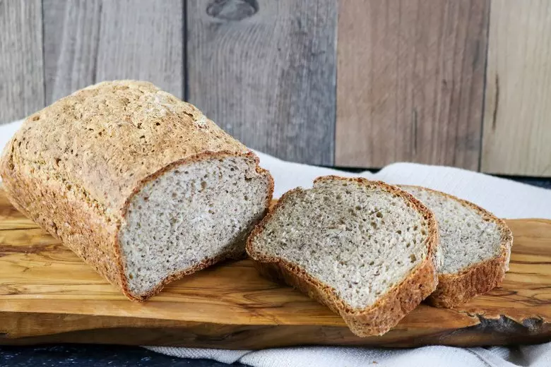 Glutenfrit fuldkornsbrød