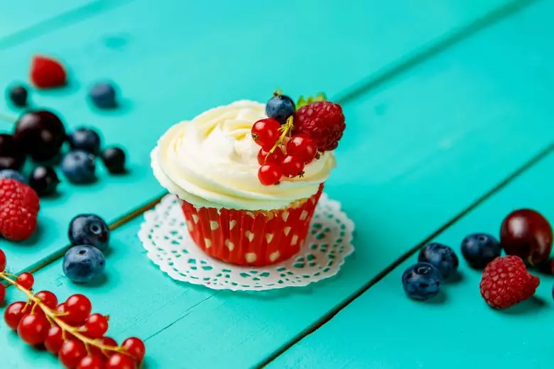 Berry Mascarpone Cupcakes