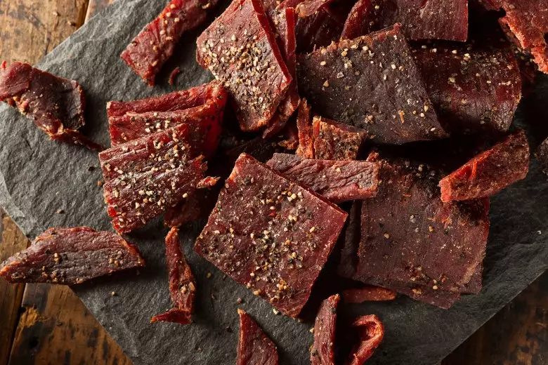 Beef Jerky - популярне в'ялене м'ясо з США.