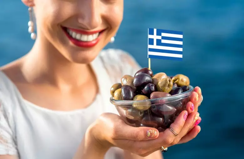 MuGreece, vanhu vanofarira kubika maorivhi nemafuta emuorivhi, pakati pezvimwe zvinhu.