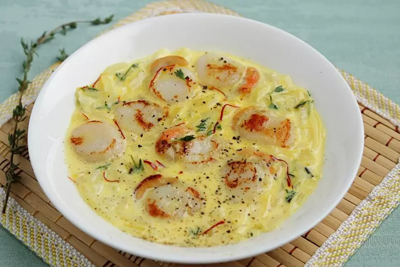 Scallops in cream sauce