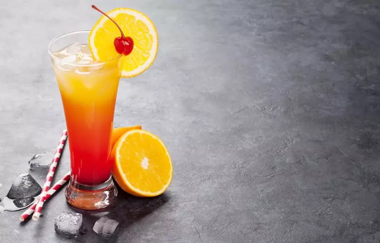 I-Tequila Sunrise yenye yezona cocktails zithandwa kakhulu.