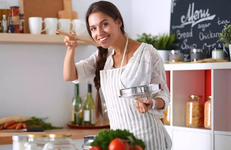 Yemek pişirirken, yemek yaklaşık 100 °C sıcaklıktaki suda pişirilir.