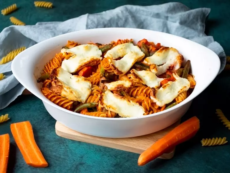 Pasta kuphika ndi halloumi