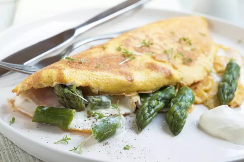 i-asparagus omelet