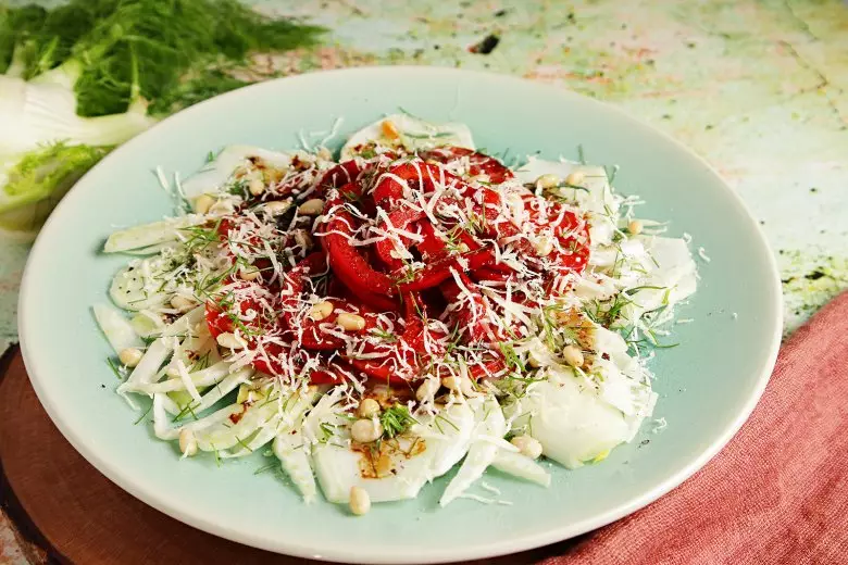 Carpaccio tal-bużbież bil-parmesan