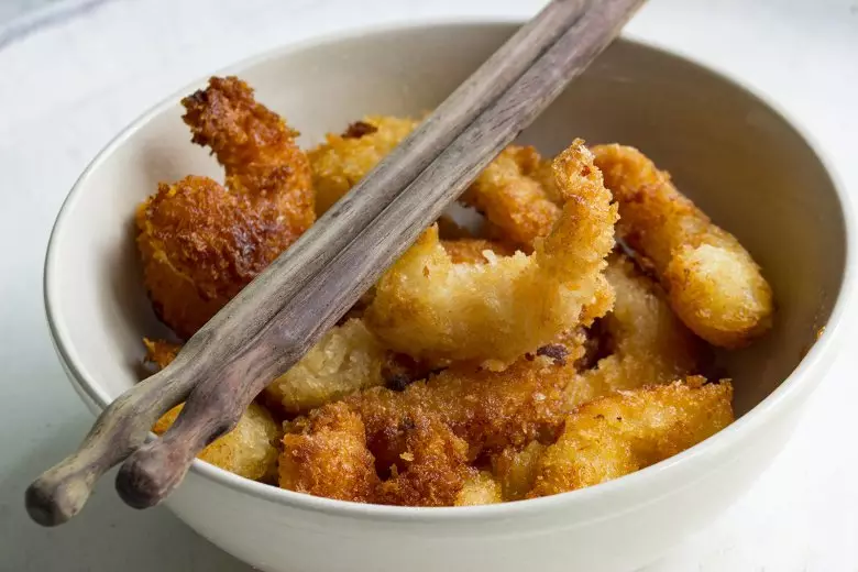 Crevettes frites dans une pâte panko