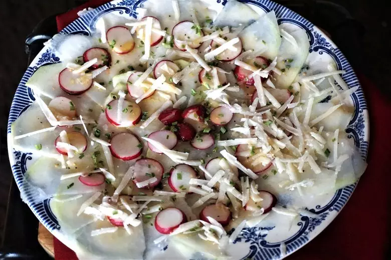 Kohlrabi carpaccio