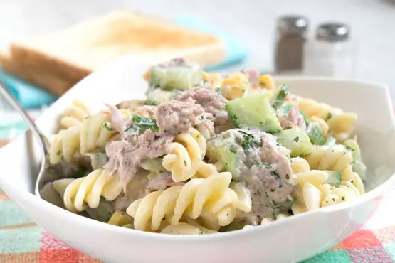 Tuna salad with pasta - recipe
