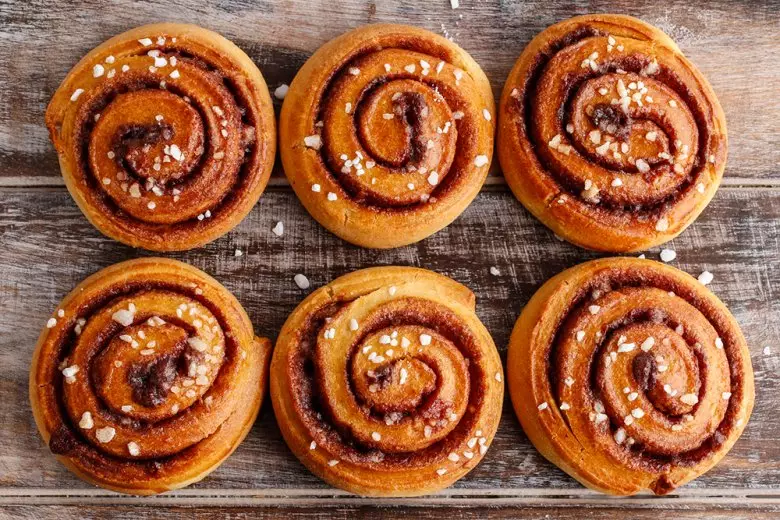 Kanelbullar – švediškos cinamoninės bandelės