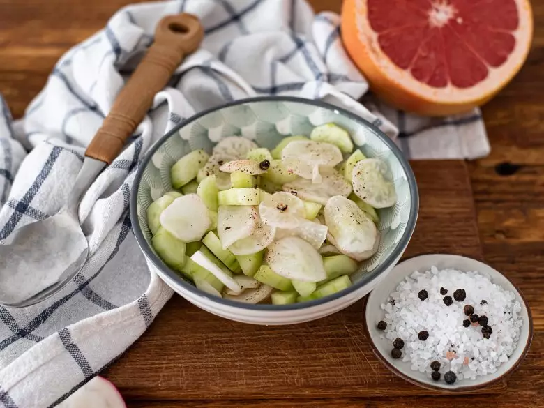 Salada de rabanete com pepino