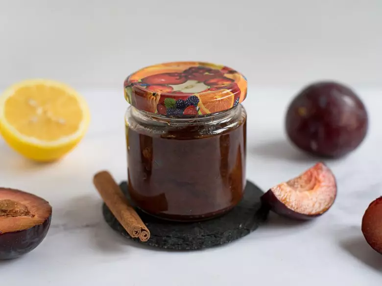 Plum jam nrog rum