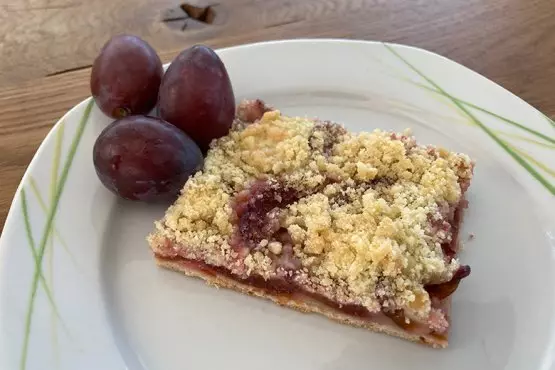 Gâteau aux prunes avec crumble au beurre - recette