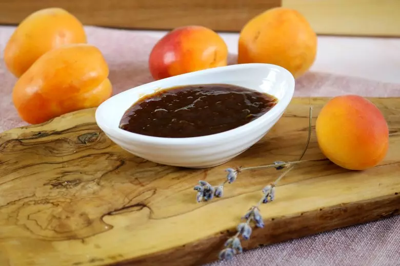 Mermelada de albaricoque con lavanda