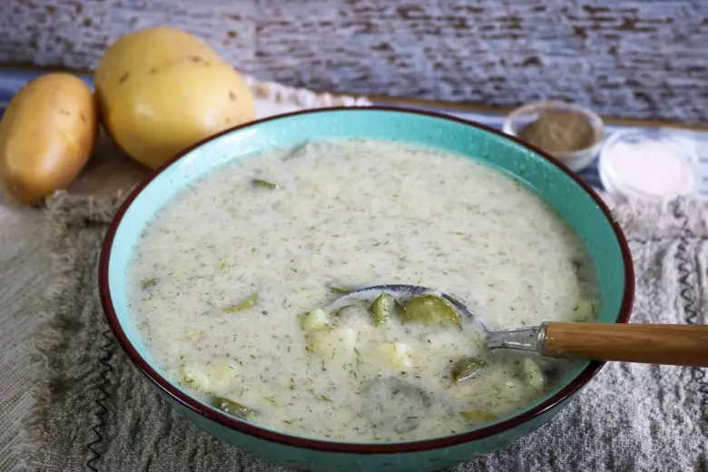 Pedaços de batata doce e azeda