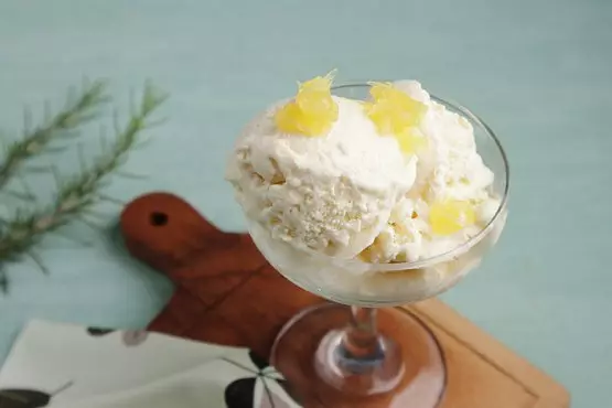 Rosemary ice cream na asali - mapishi