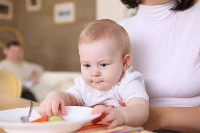 Tá go leor moltóirí ag Baby Led Weaning, ach freisin go leor léirmheastóirí.