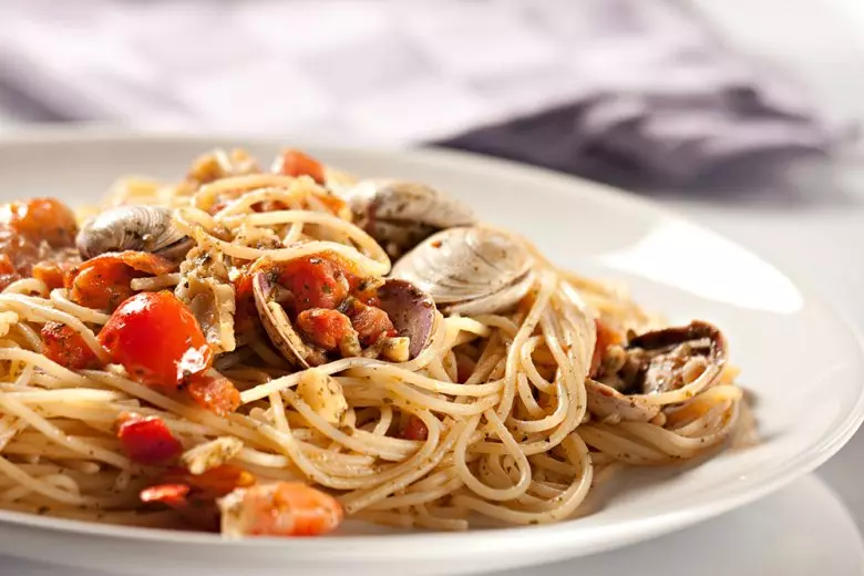 Spaghetti dengan buah-buahan laut