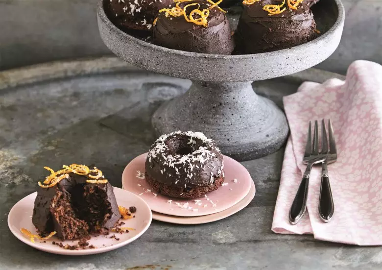 Chocolate-orange Gugel oo leh dhaldhalaalka qumbaha