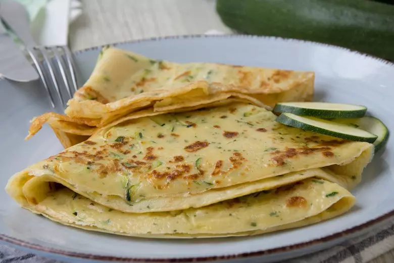 Pancakes Zucchini bil-ġobon feta