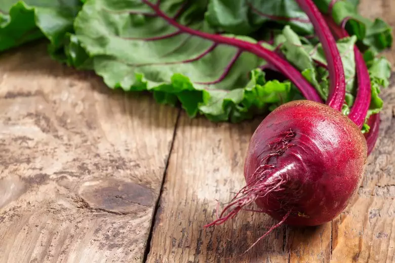 Beetroot ແມ່ນດີຕໍ່ສຸຂະພາບແລະສາມາດນໍາໄປໃຊ້ໃນອາຫານໄດ້ຫຼາຍຢ່າງ.