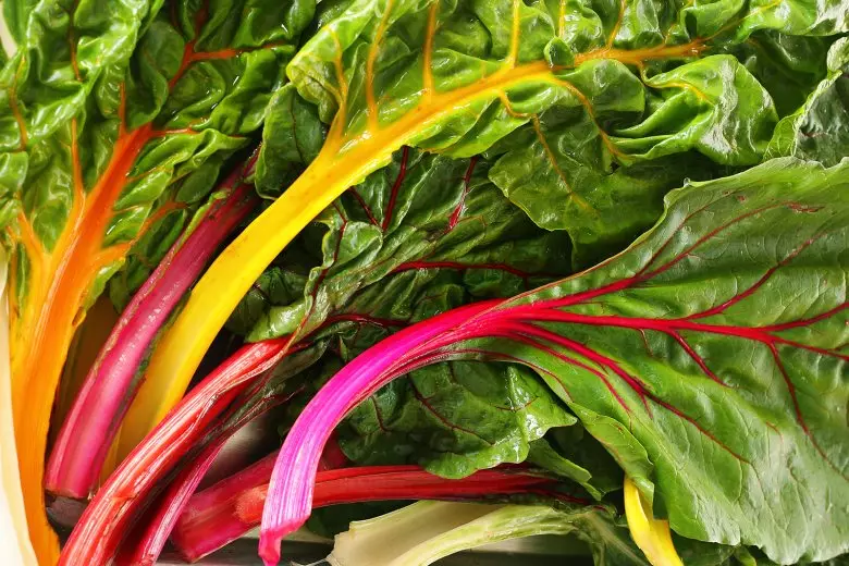 Swiss chard ili ndi michere yambiri komanso mavitamini.