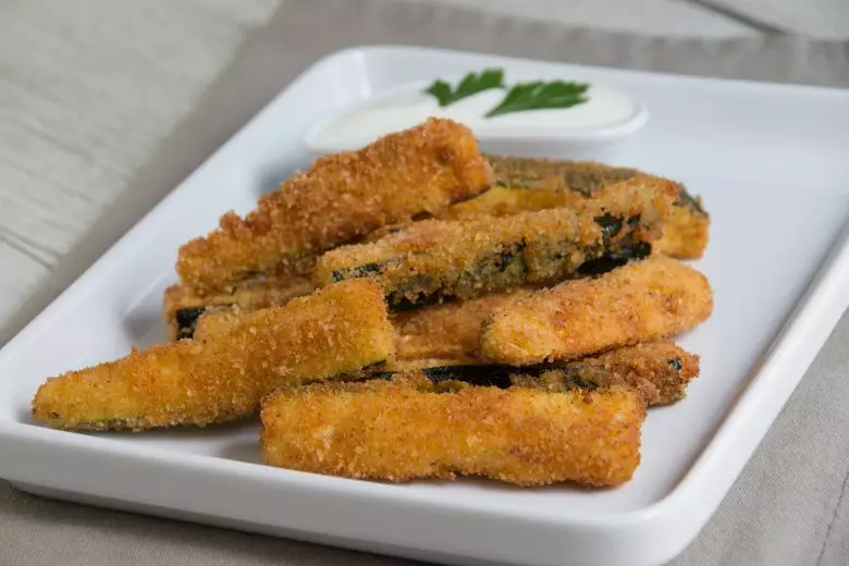 Fries Zucchini soti nan fou a