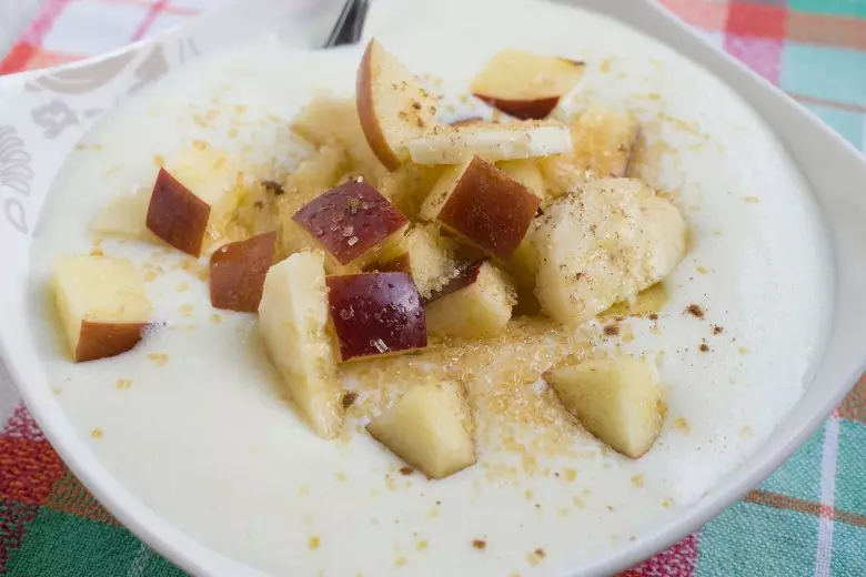 Vegan fruit and vanilla semolina