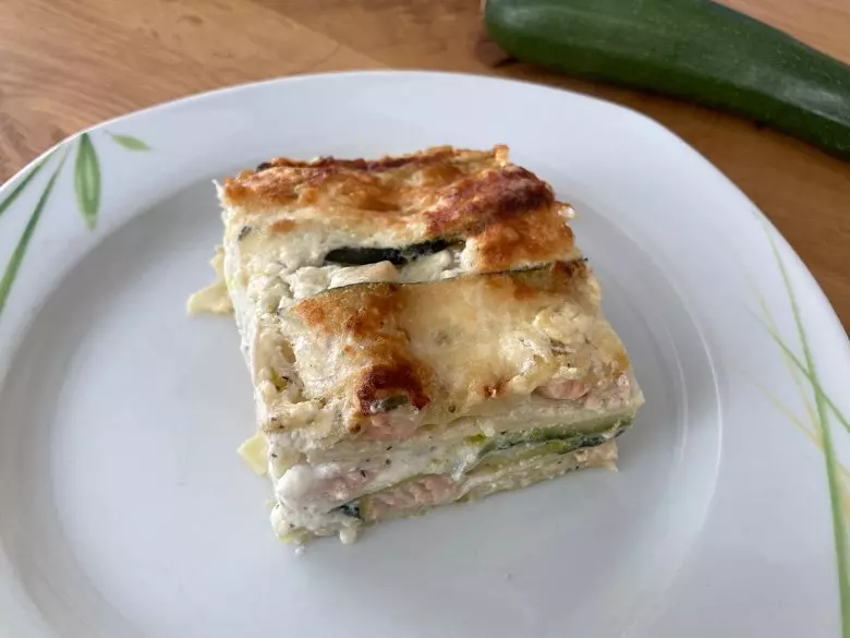 Zucchini Lasagna pamwe Salmon