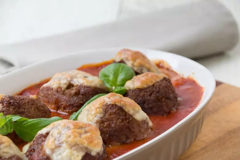 Polpette al forno in salsa di pomodoro