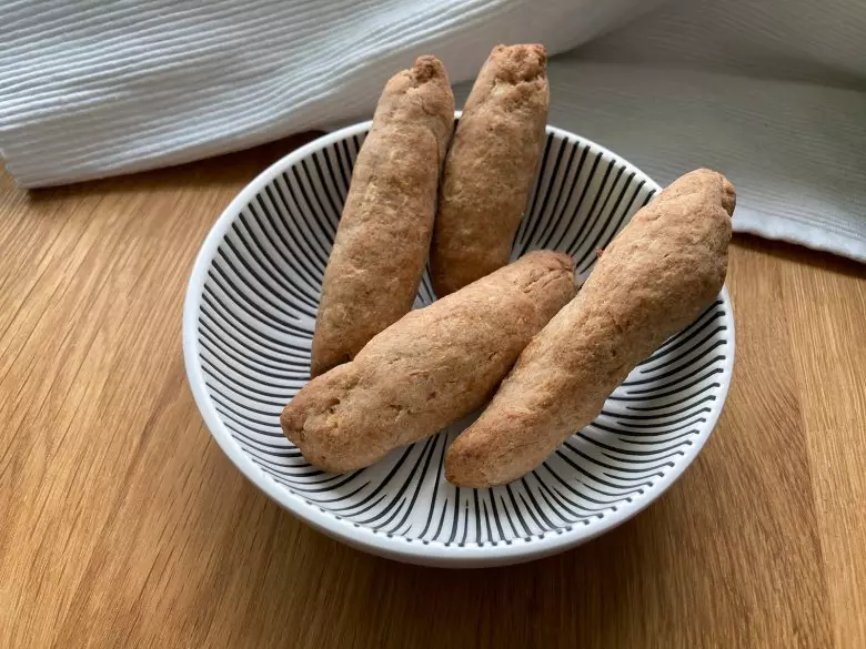 Tongkat ejaan bebas gula dengan pisang dan apel