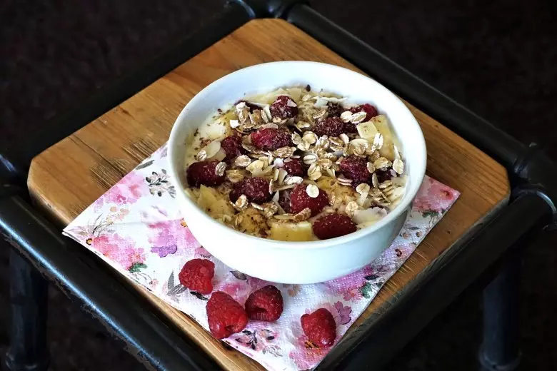 Mangkuk sarapan musim panas