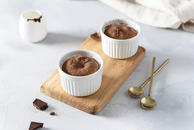 Soufflés rápidos de chocolate