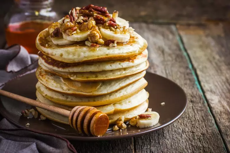 Pannkakor med banan och honung